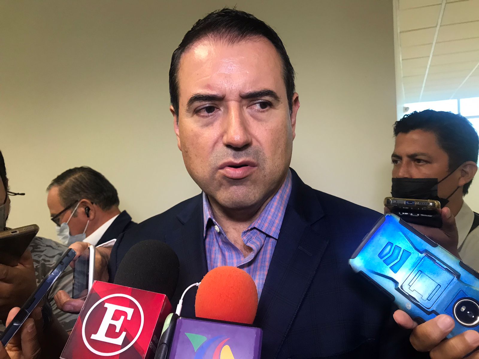 ‘El Moyo’ le ve a Cabeza de Vaca cara de candidato presidencial