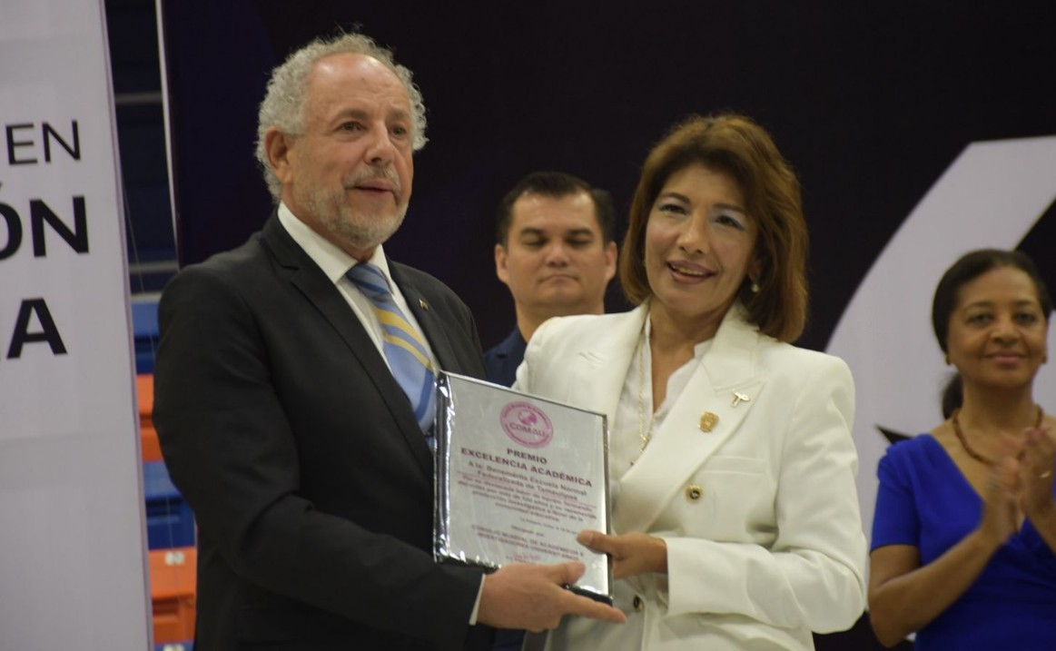 Reconocen a la BENFT con Premio Mundial a la Ciencia - La Expresión ...